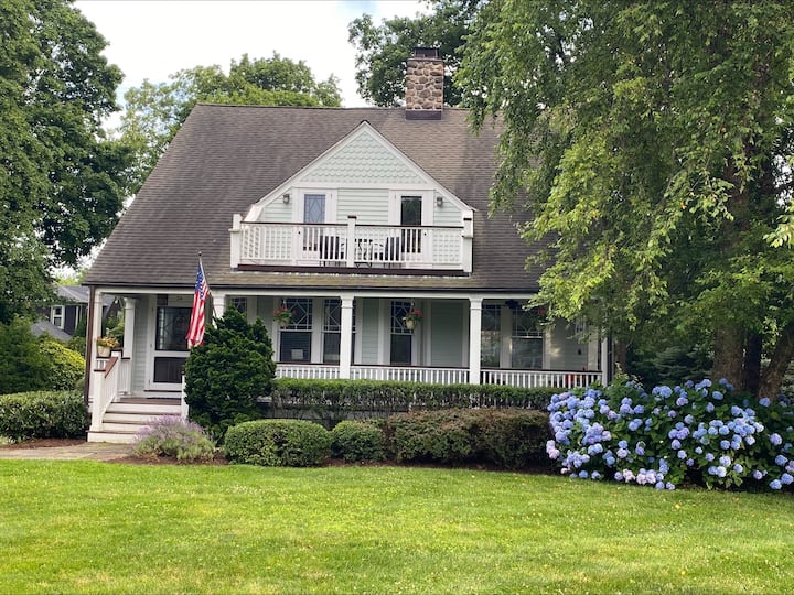 Cozy 4 Br Family Home - Shippan Point, Stamford Ct - Stamford, CT