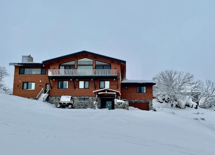 Carruthers Chalet (Entire Chalet) - Perisher Ski Resort