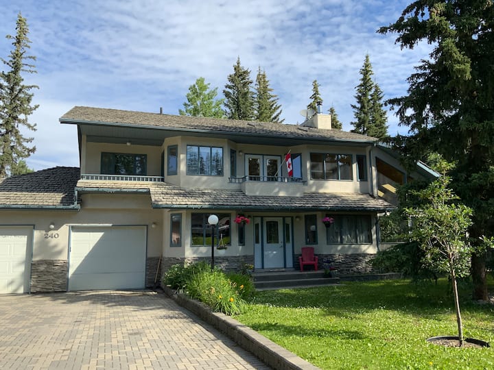 The Flying Dog  - Bluejay Room - Hinton