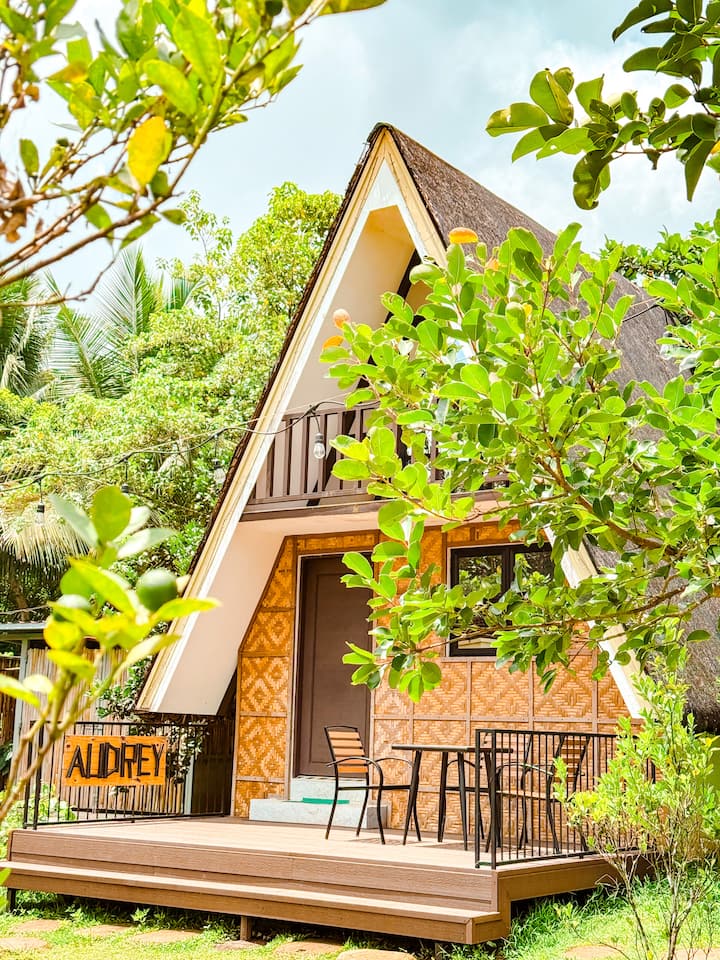 Audrey A-glass Cottage - 10 Pax - Tagaytay
