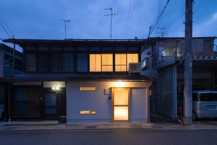 城下町を自転車で散策/リノベ町屋を広々貸切/5名でもゆったり/観光エリア徒歩10分/無料駐車場 - Takayama