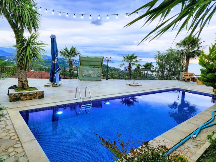 Tsira Villa With Pool Batumi 2+3nd Floor 9 Bedroom - Georgia