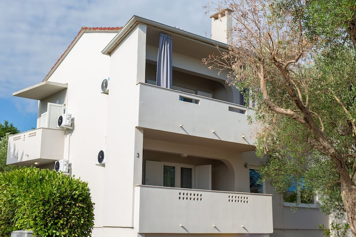 Apartment Iris - Punat