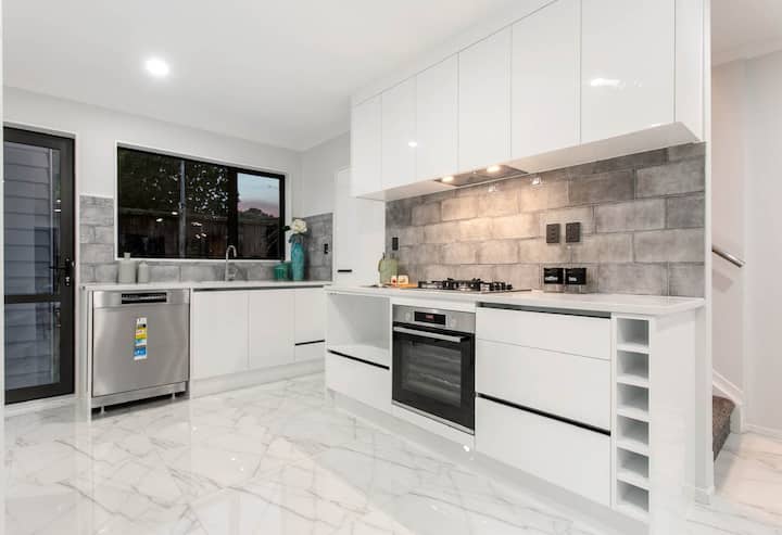 Modern Comfort House In Auckland - Auckland