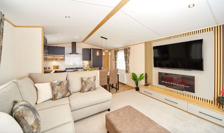 Signature Spa Holiday Home With Hot Tub - Porthmadog