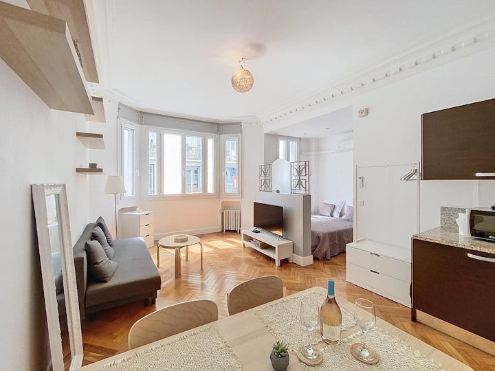 Magnifique Studio Vue Mer- Wifi, Clim & Restaurant - Nice