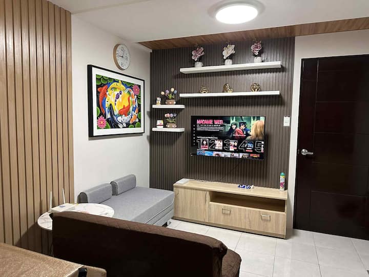 Sleek & Spacious 2br Condo Unit - Mandaue City