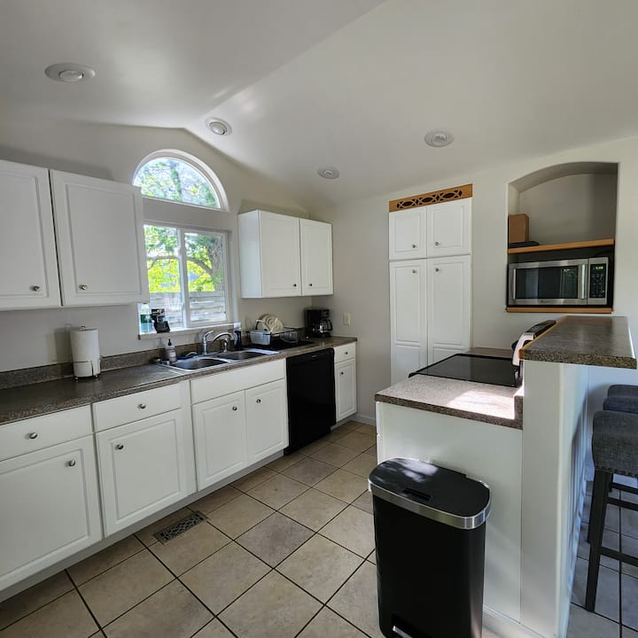 Custer Street Retreat - Sturgis, SD