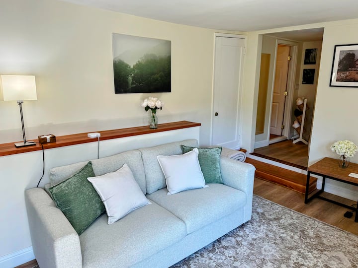 Peaceful Hillside Guesthouse - Oakland, CA