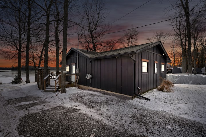 Cottage In Trent River Village - Norwood