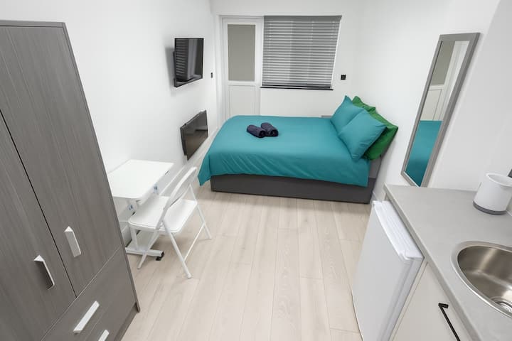 12 Deluxe Double Studio 5 - Croydon, UK