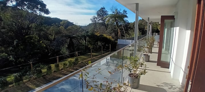 Separate Flat, Lounge 5m X 4m, Bedroom, Bathroom. - Lane Cove