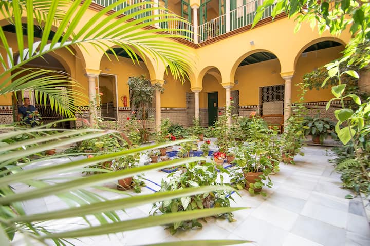 Prime Location- Quiet. Charming Building*a/c*wifi - Séville