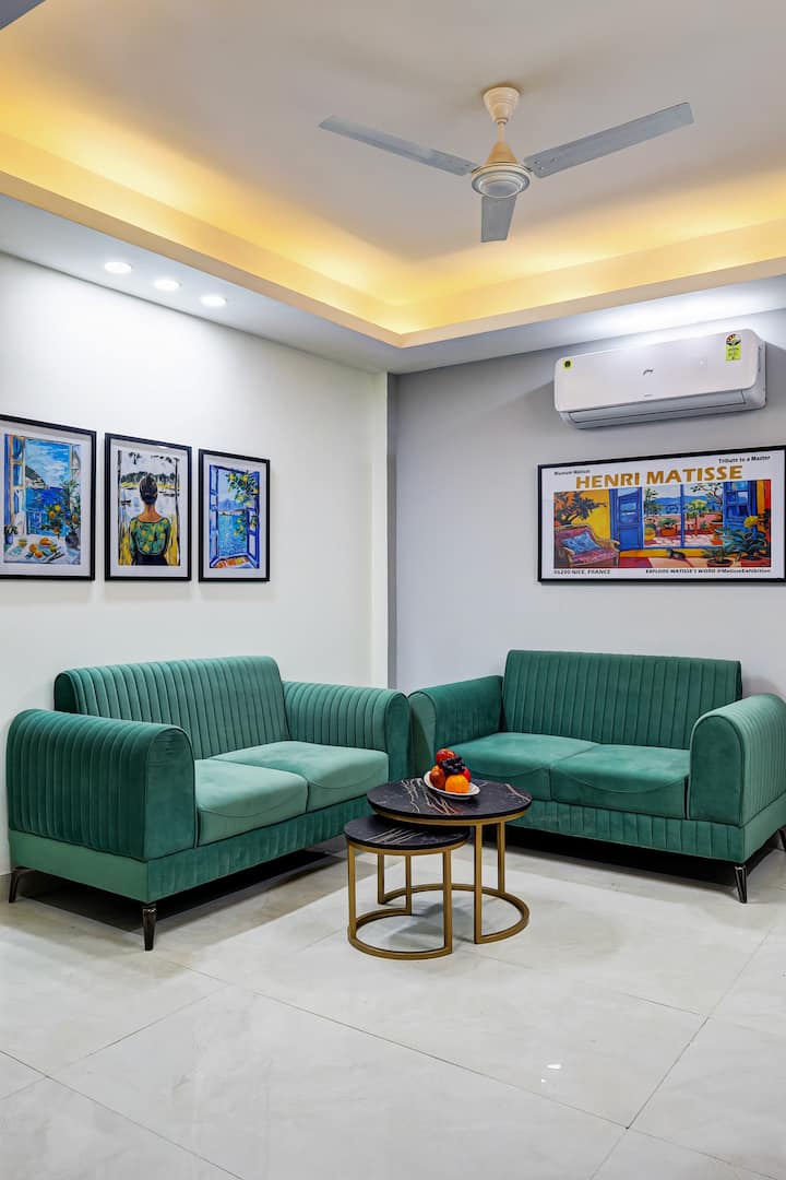 Fully Service 1 Bhk Max Fortis Hospital In Gurgaon - Gurugram