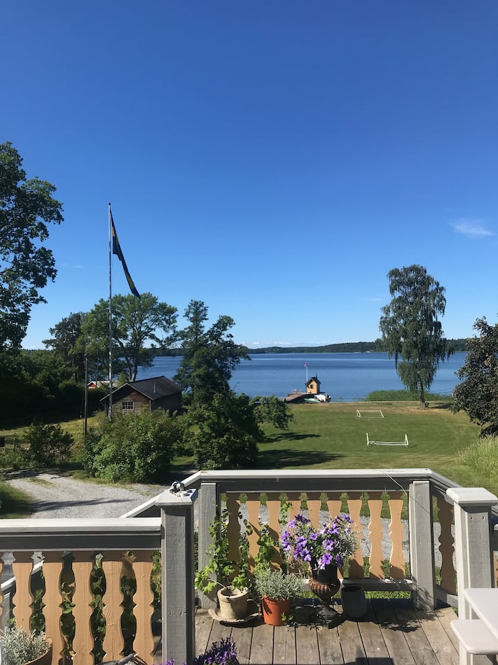 Hus Med Egen Brygga Och Bastu - Knivsta