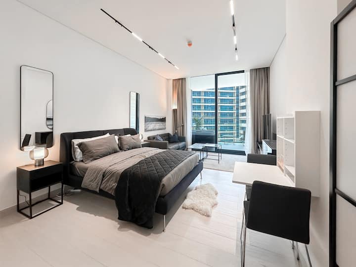 Modern Studio | Private Jacuzzi - Dubai