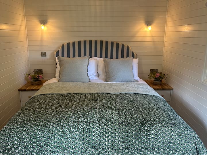 Evening Sunsets In A Tranquil Space - Kent