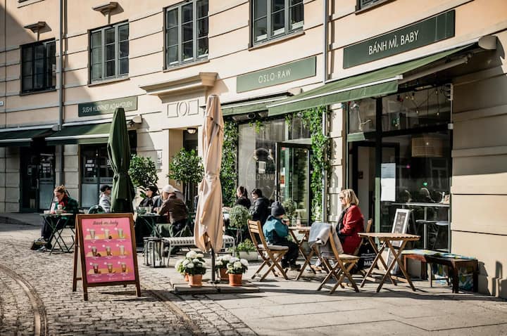 Bo Midt På Adamstuen Torg! - Oslo