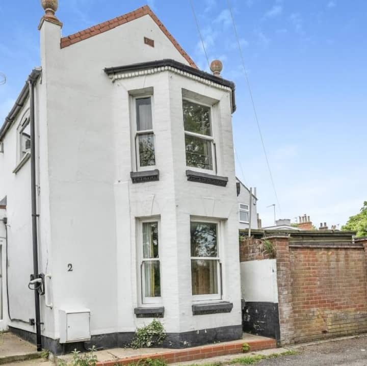 Willow Tree Cove - A River View - Great Yarmouth