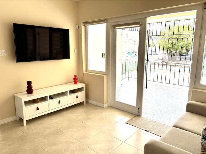 Central Location | Comfortable - Worthing
