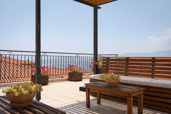 Standard Triple Room By Hotel Leto Delphi - Greece