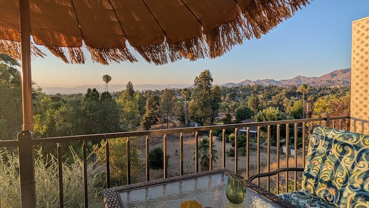 Hillside Retreat W Patio & Views - Carousel, Moreno Valley