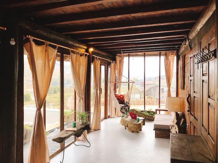 Lee House - Double Mountain Room - China