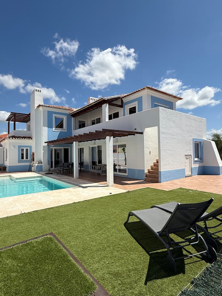 Villa With Pool, 250m From Beach - Porto Covo