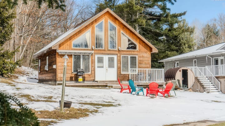 3-bedroom Muskoka Getaway: Lakefront Cottage #9o - Muskoka District Municipality