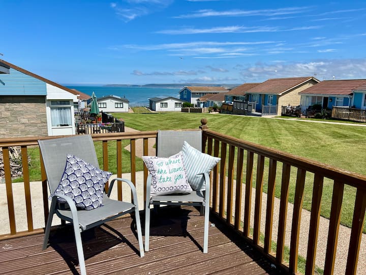 Bright & Modern Chalet,  Moments From The Beach - The BIG Sheep