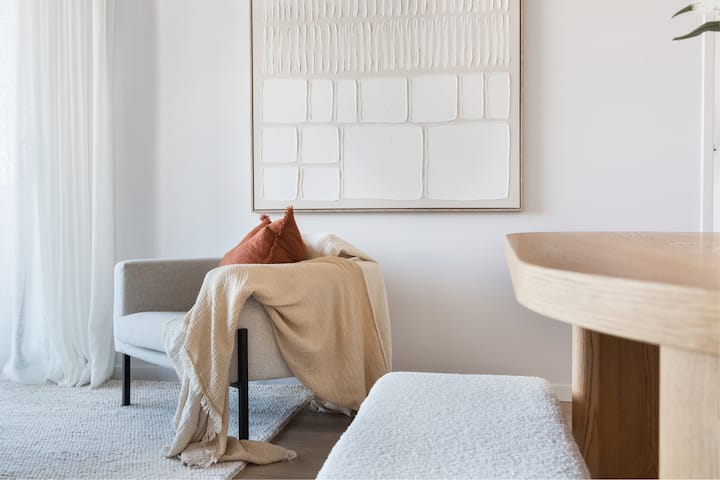 Stylish 2br Apt W/ Pool, Gym & Near Cbr Hospital - Canberra