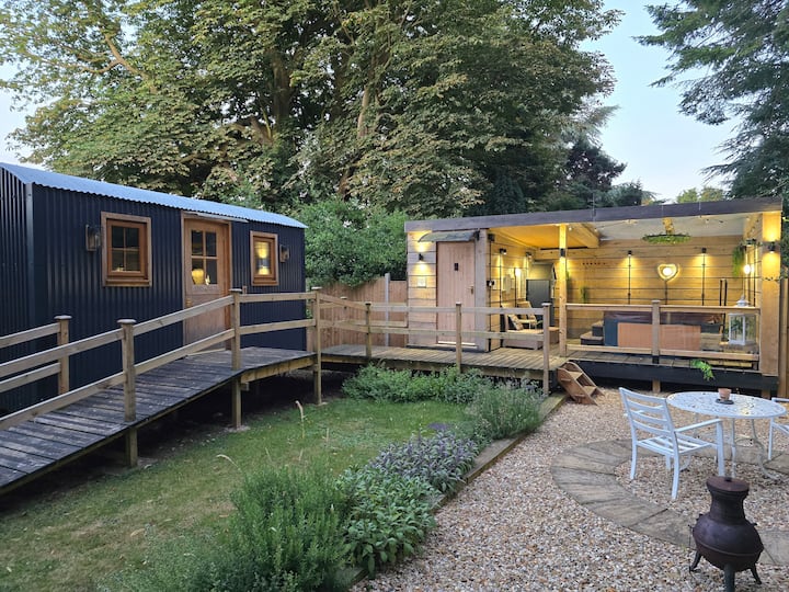 Rustic 1bd Hut Retreat With Hot Tub & Countryside - Cambridgeshire