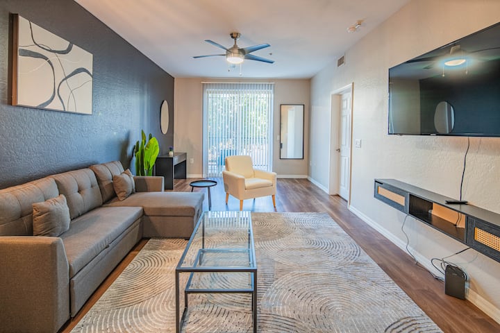 Walk To Asu & Brewery | Gym, Pool, W/d & Parking - Tempe, AZ