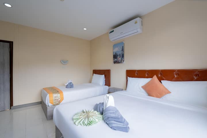 ξ D 3 Connecting Rooms, 3 Ba, (Max 12 Guests) ξ - Patong Beach