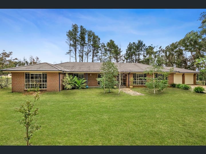 Whispering Pines : A Place To Be - Clarence