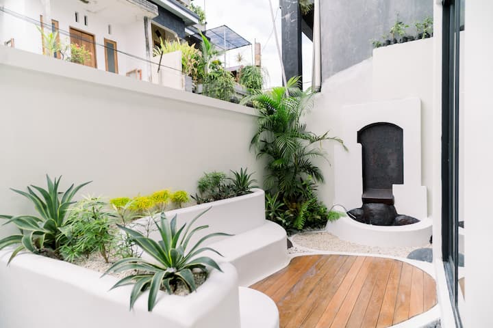 Tropical Modern Studio Loft -