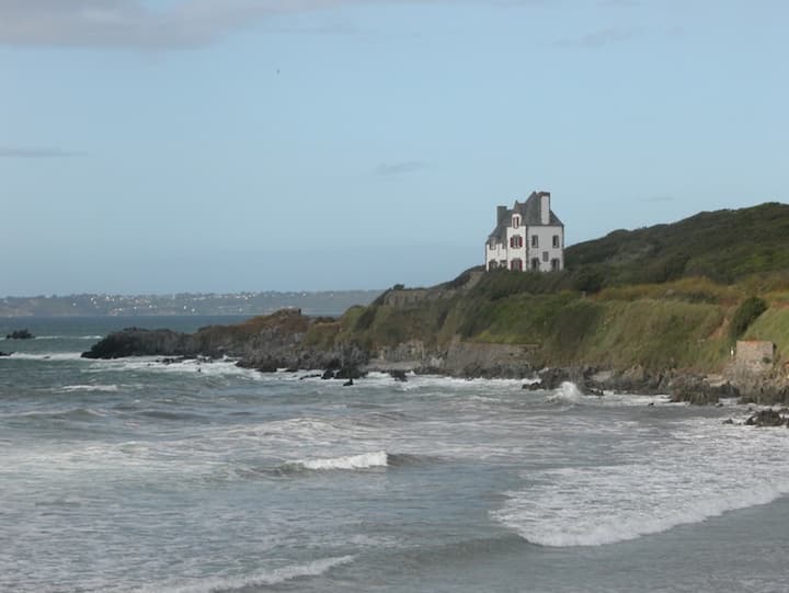 Un Manoir Sur Les Rochers - Locquirec