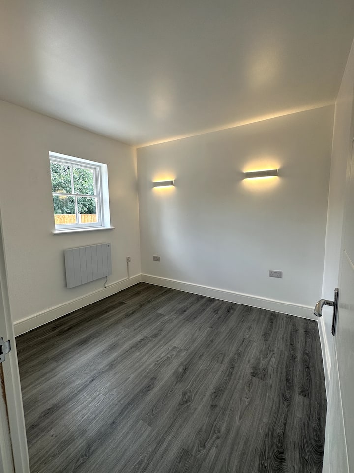 New Build 1 Bed With Garden - Watford