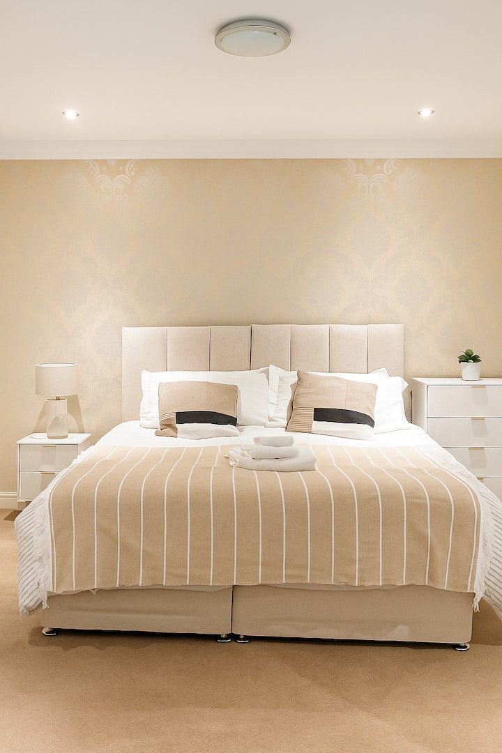 Princess Road House In Woking - Woking