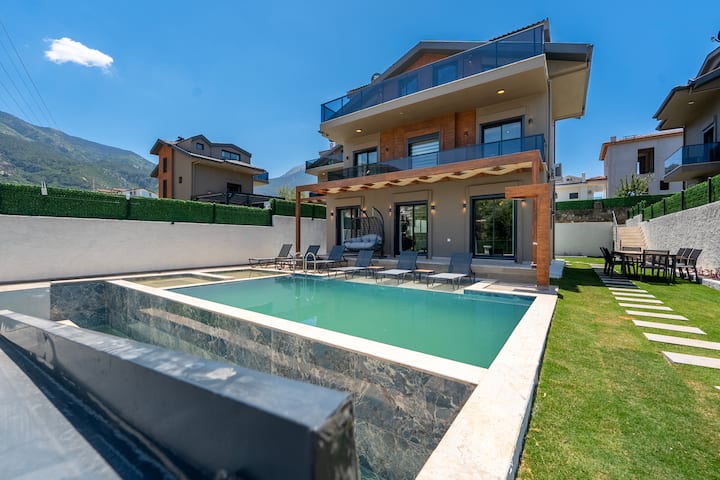 ÖLüdeniz'de öZel Ve çOcuk Havuzlu 8 Kişilik Villa - Fethiye