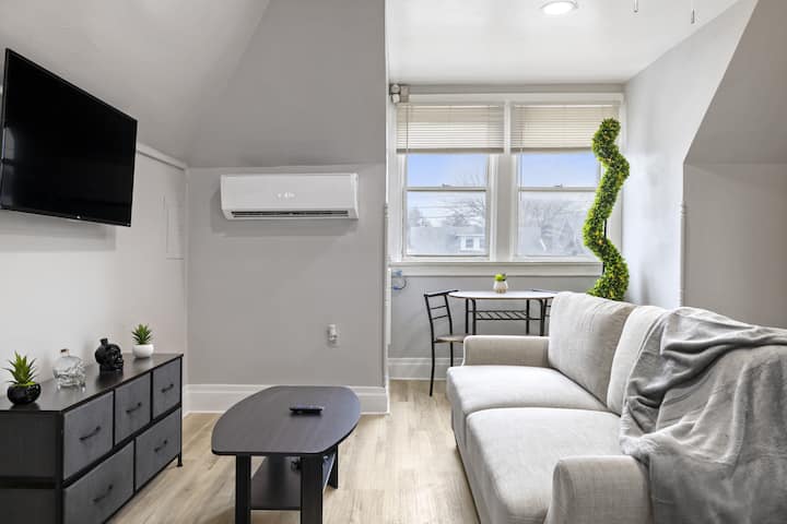 Exclusive 1br Stay – 10 Mins To Cmu - Old Mill, West Mifflin