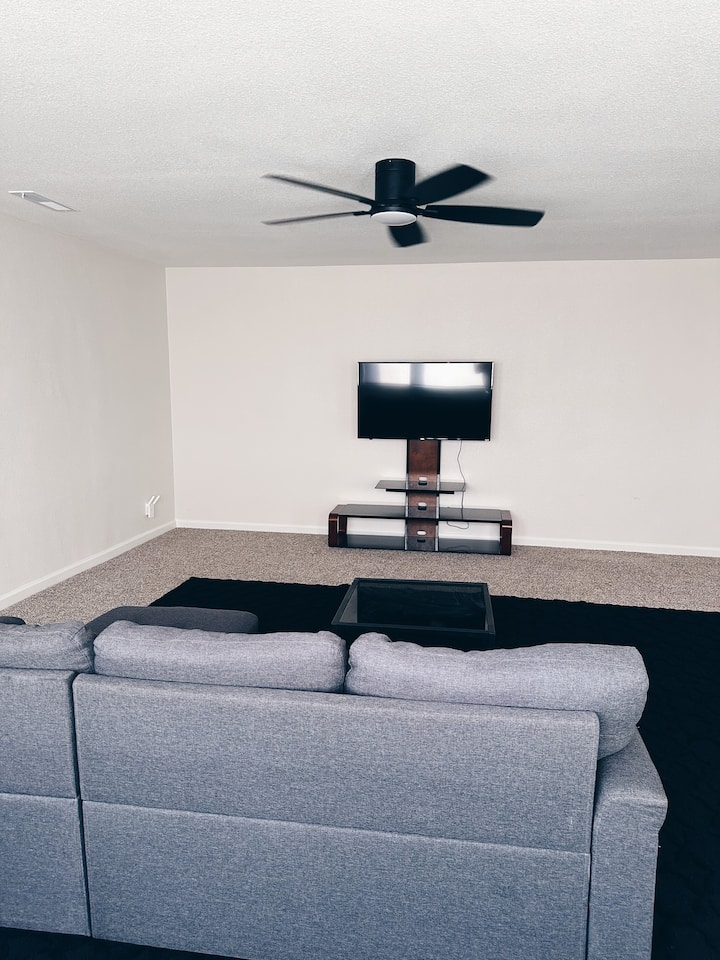 12 Beds / 8 Bedrooms - Large Renovated House - Turlock, CA