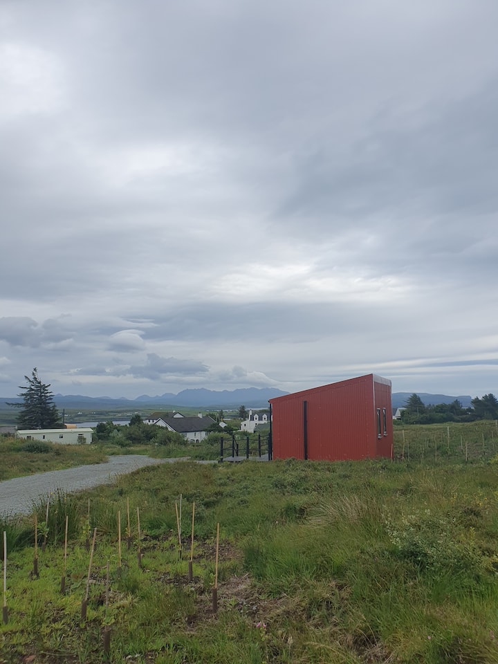 The Wee Red Cabin - Skye