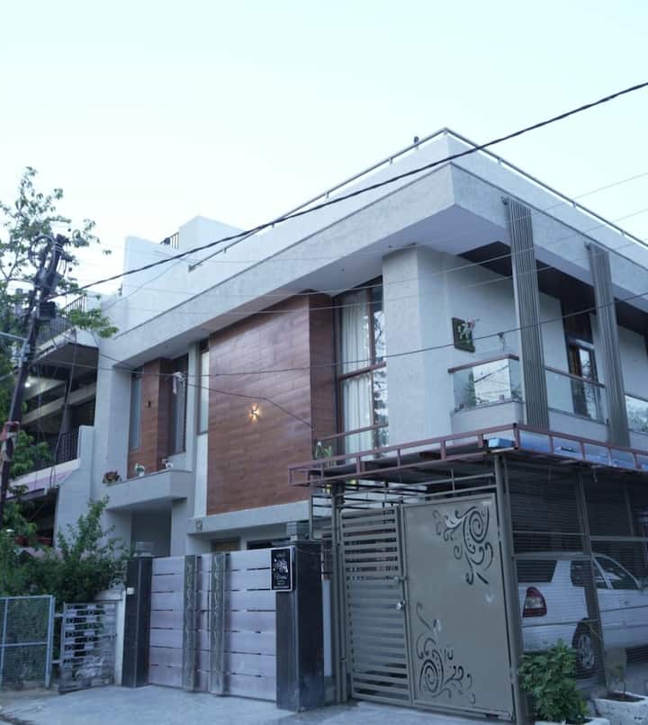 Ashville Room No. 6 - Turquoise - Bhopal