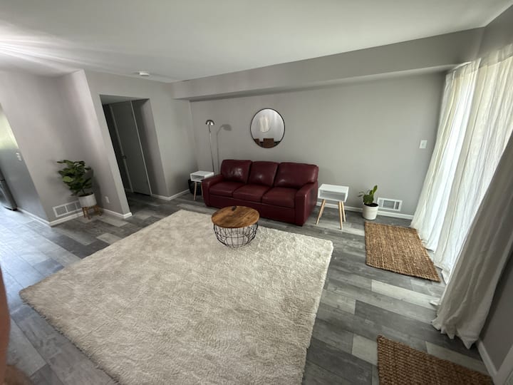 Fully Equipped 2bd For Traveling Professionals - Rockford, IL
