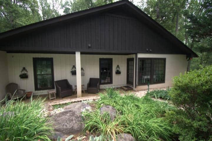 Cedar Spring Suite - Charlottesville, VA