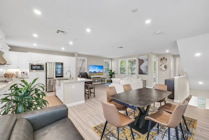Charming Peaceful Getaway Stay 4b4b - Pomona, CA