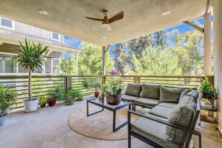 Spacious 3-level Home W/ 4b4b In Phillips Ranch - Pomona, CA