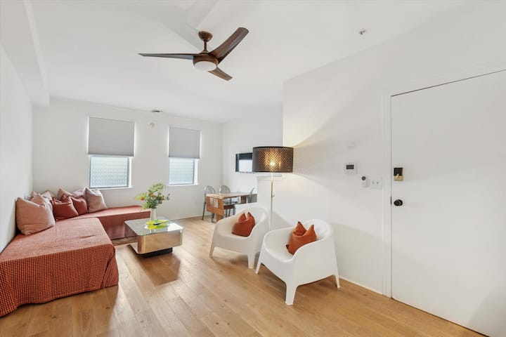 Dog Friendly! Stylish Queen Village Apartment! - Philadelphia