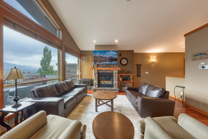 Selkirk Townhome Unit 17 | Pets | Waterfall - Fairmont Hot Springs, BC